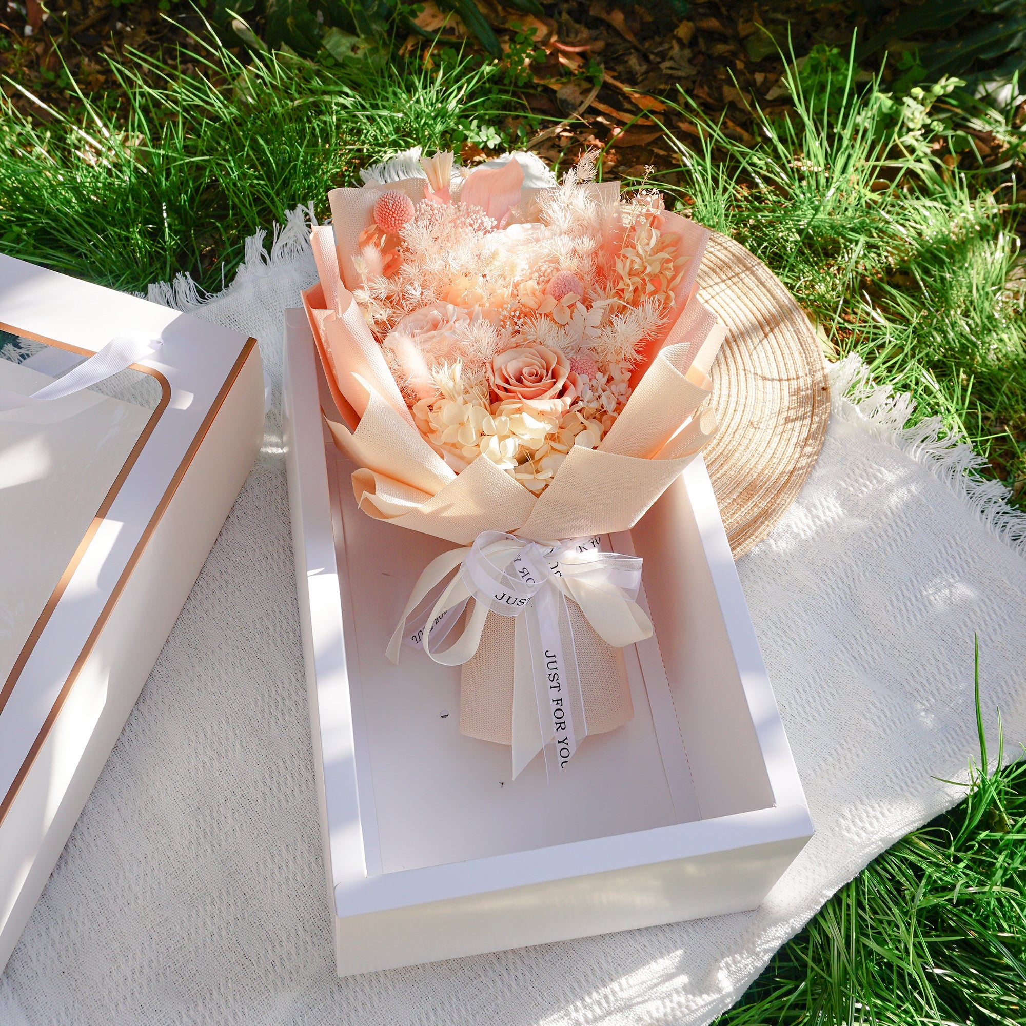 Sweet Love Champagne Rose & Hydrangea Bouquet| Flower Bouquet|Enjace